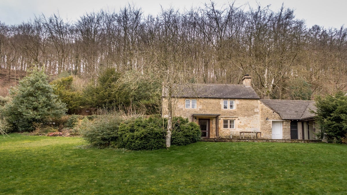 Woody's Cottage Cotswolds | National Trust