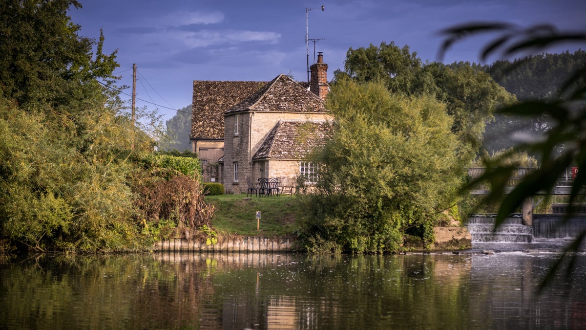Lock Cottage Oxfordshire | National Trust
