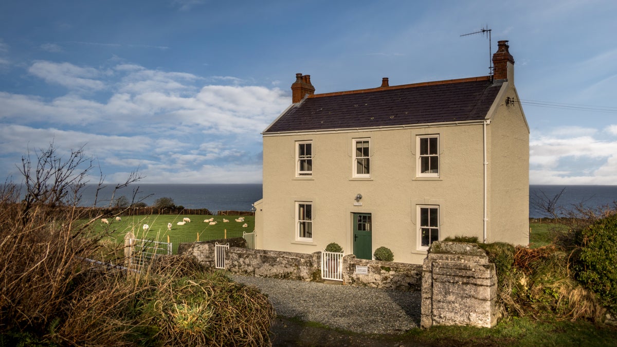 Castell Farmhouse Wales | National Trust