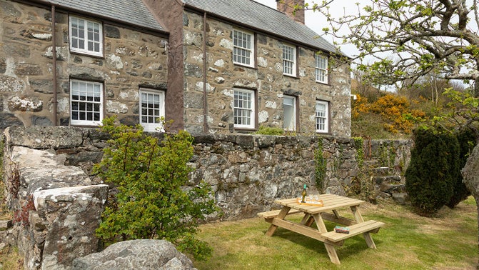 Ty'n y Parc Farmhouse Wales | National Trust