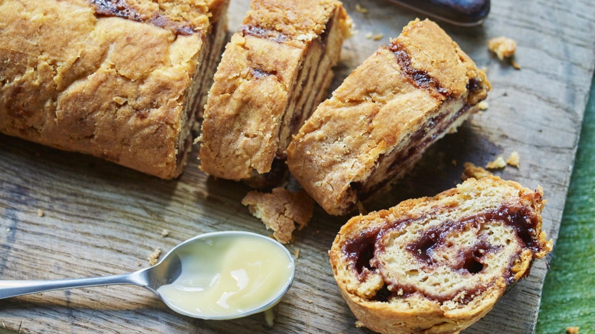 Jam roly-poly | Recipes | National Trust