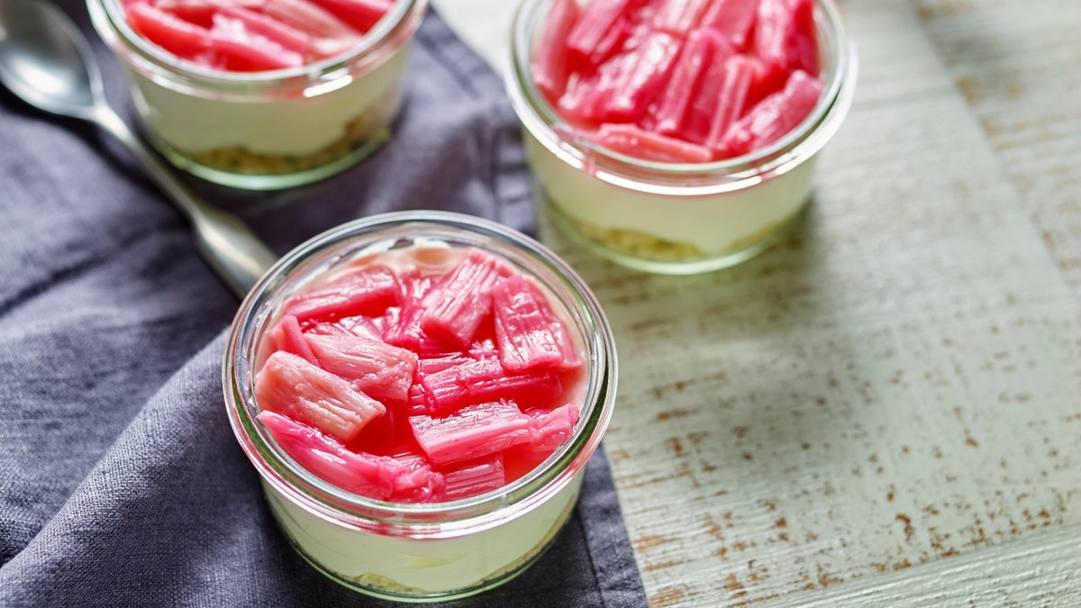 Rhubarb & ginger cheesecake pots | Recipes | National Trust