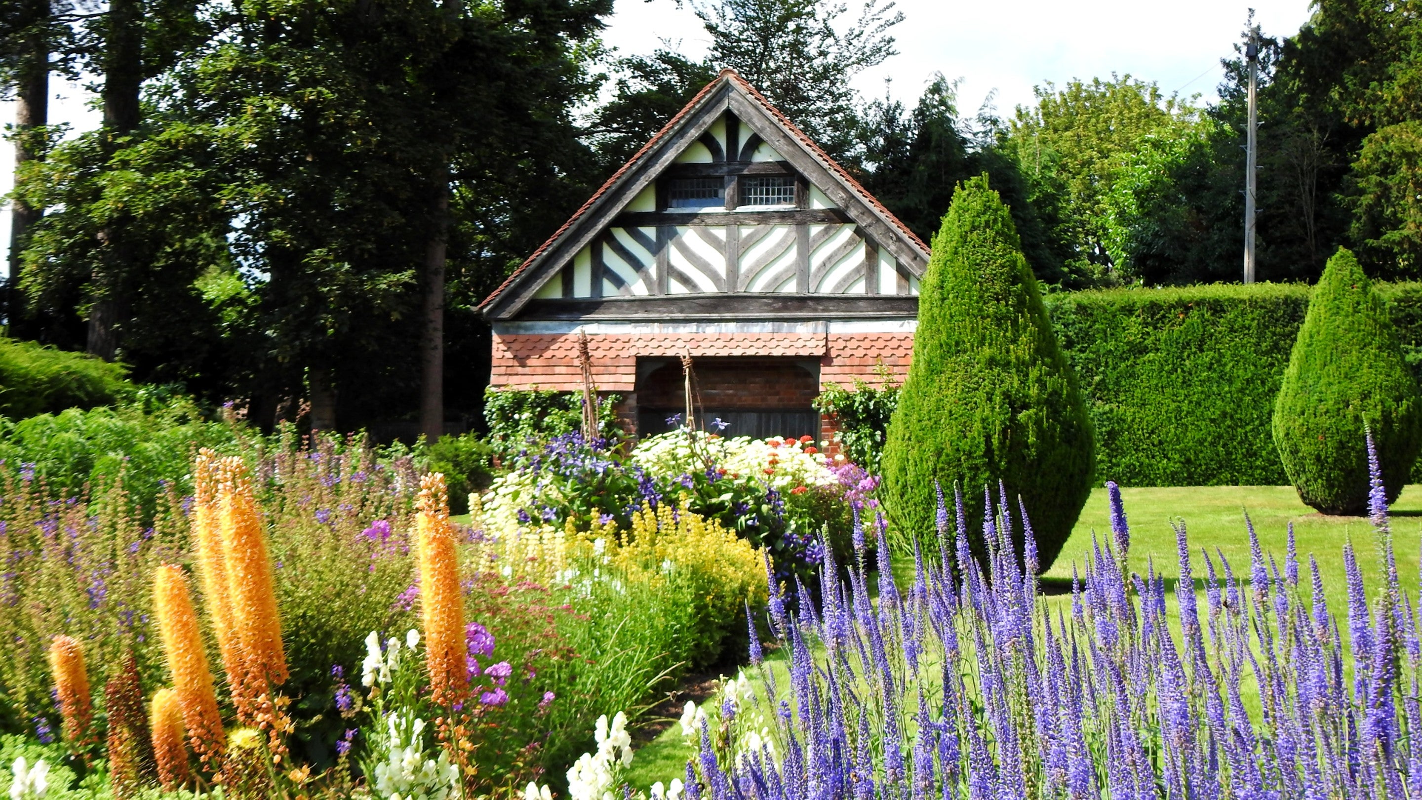 The garden at Wightwick | West Midlands | National Trust