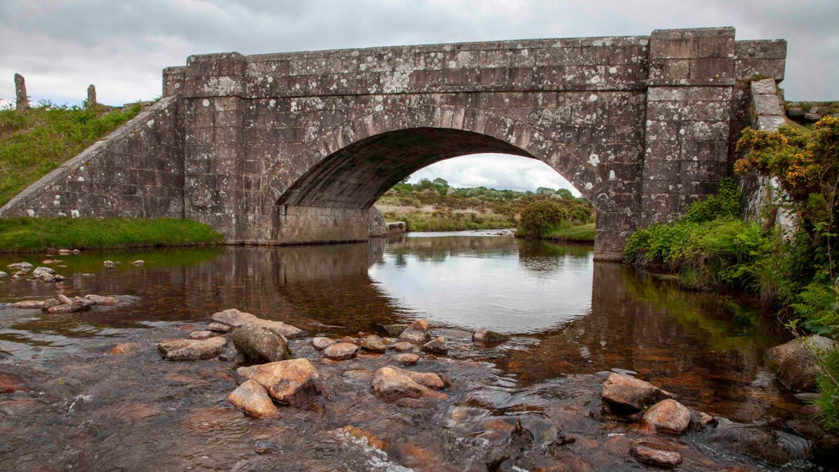 Cadover Bridge and Dewerstone walk |Devon | National Trust
