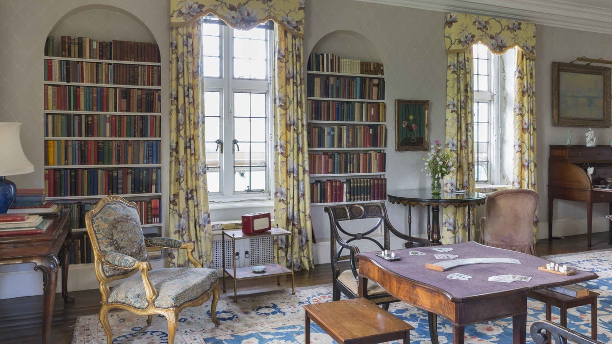 Explore the house at Chartwell | Kent | National Trust