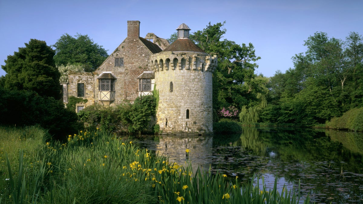 The old castle at Scotney Castle │ Kent | National Trust