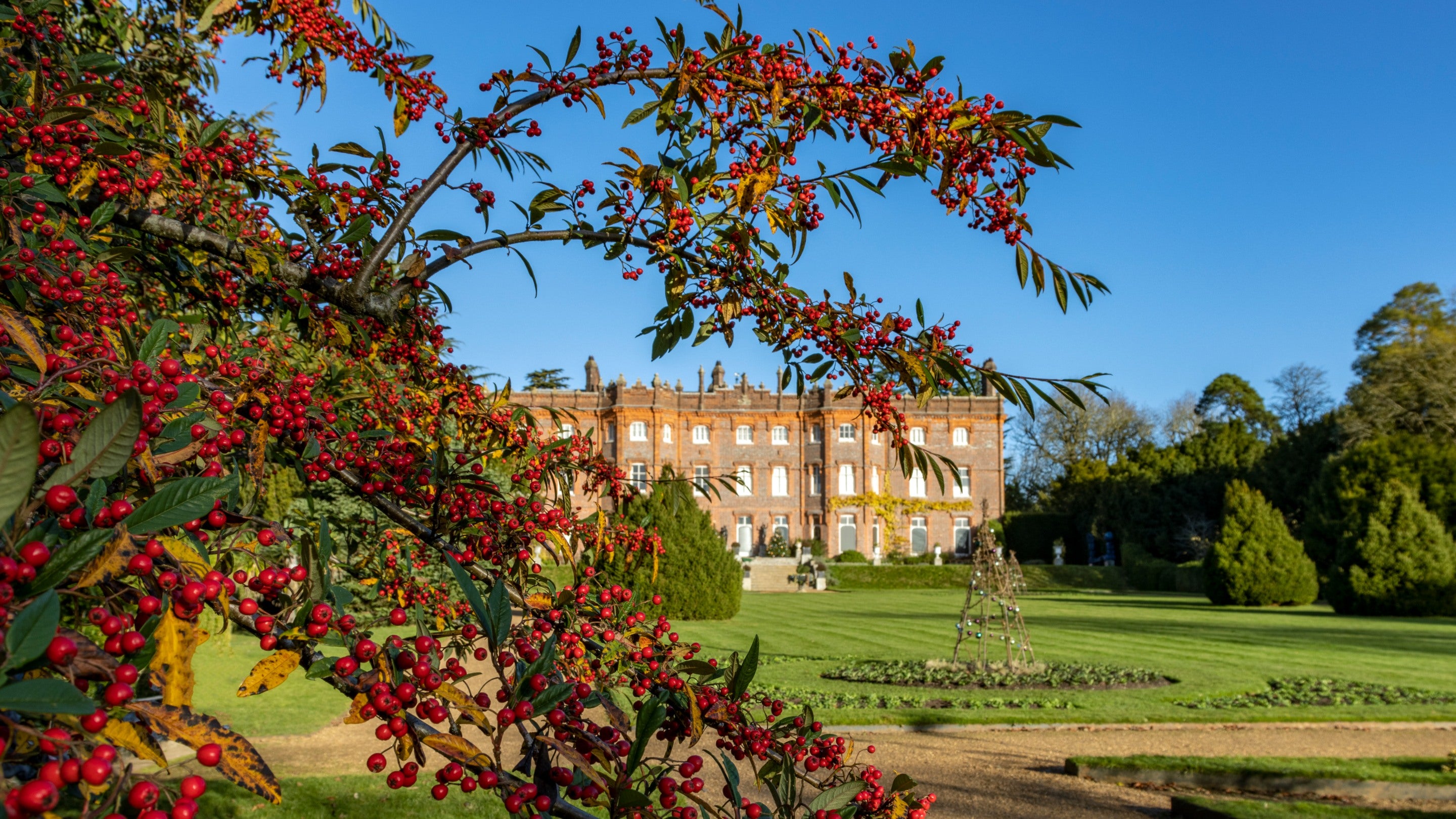 Houses and buildings in Oxon, Bucks & Berks | National Trust
