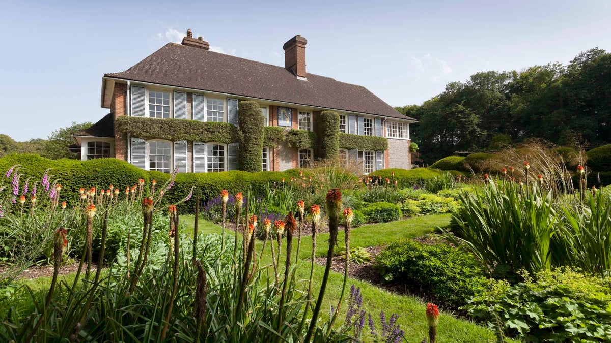 Volunteer at Nuffield Place │ Oxfordshire | National Trust