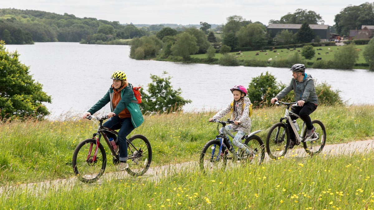 Family bike rides & cycle routes with kids | National Trust