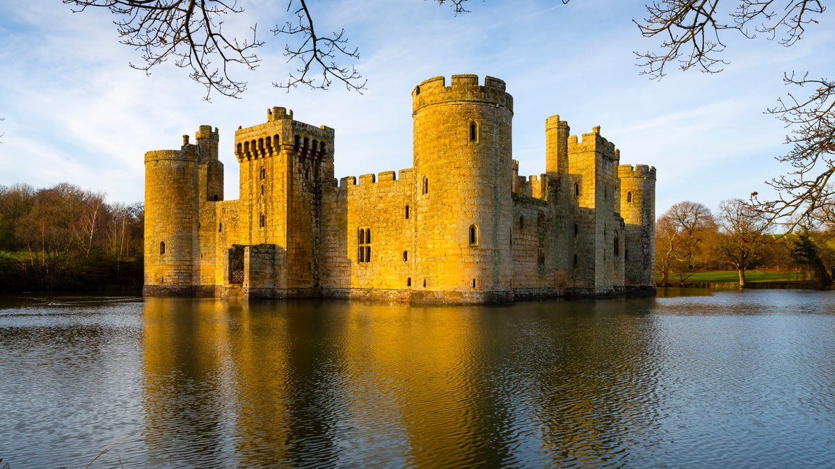 Castles and forts | National Trust