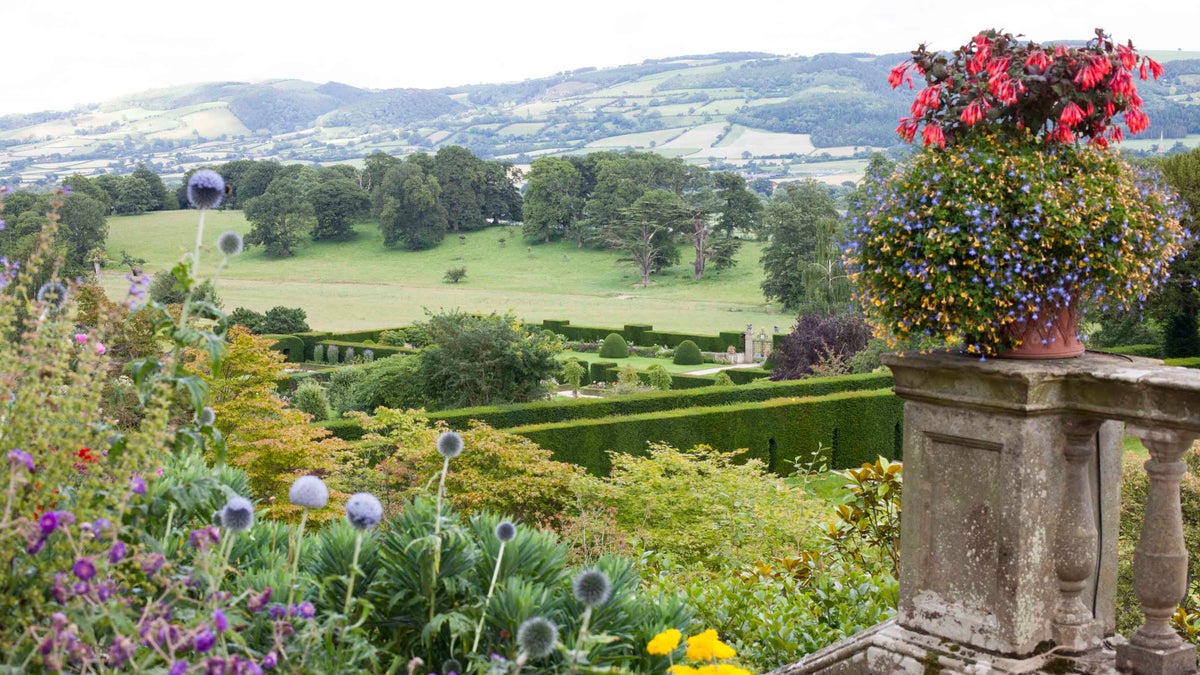 Gardens and parks in Wales | National Trust
