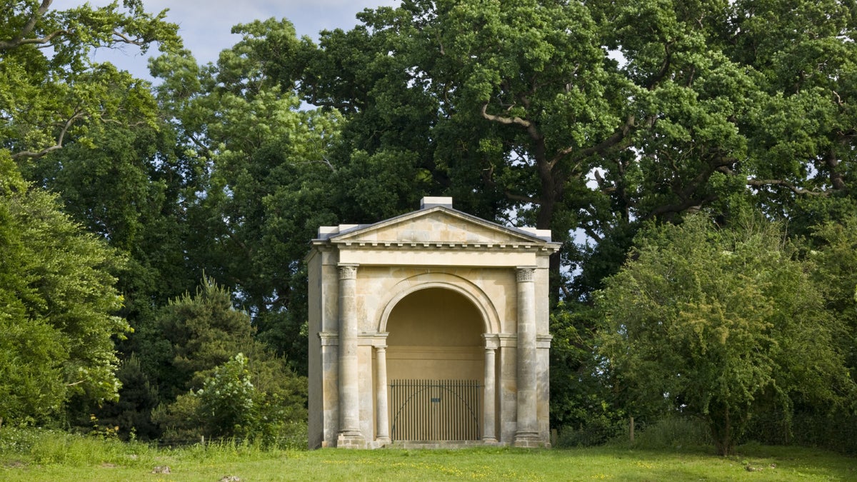 Park Seat walk, Croome | Worcestershire | National Trust