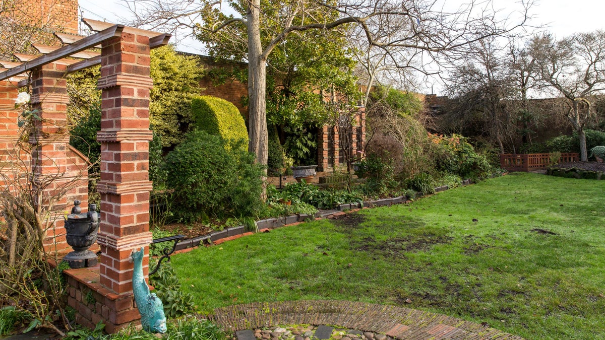 Explore Greyfriars garden │ Worcestershire | National Trust