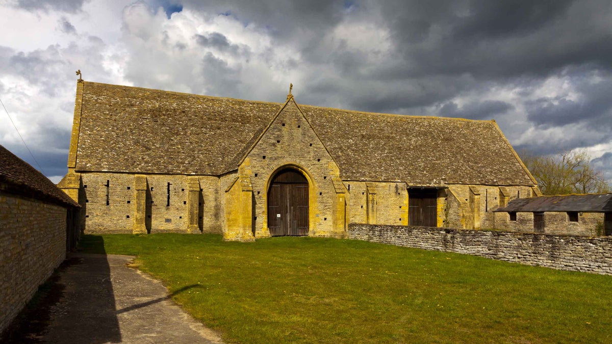 Middle Littleton Tithe Barn |Worcestershire | National Trust