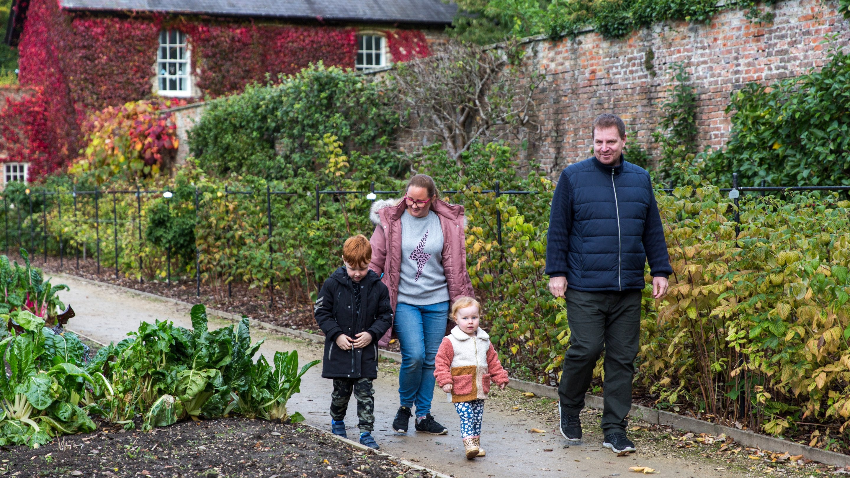 Kitchen Gardens England The Walled Gardens Of England Entertablement