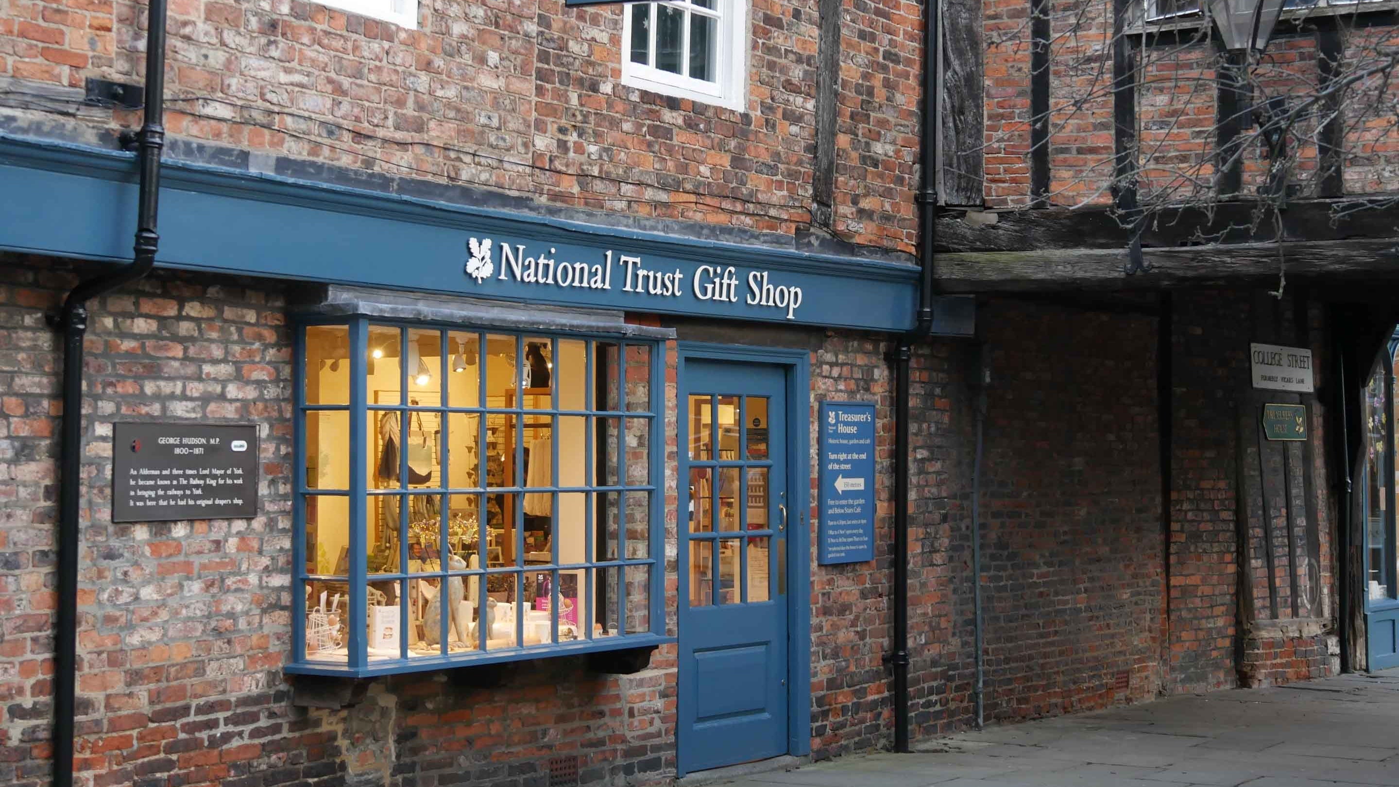 Booking your visit to Treasurer's House | National Trust